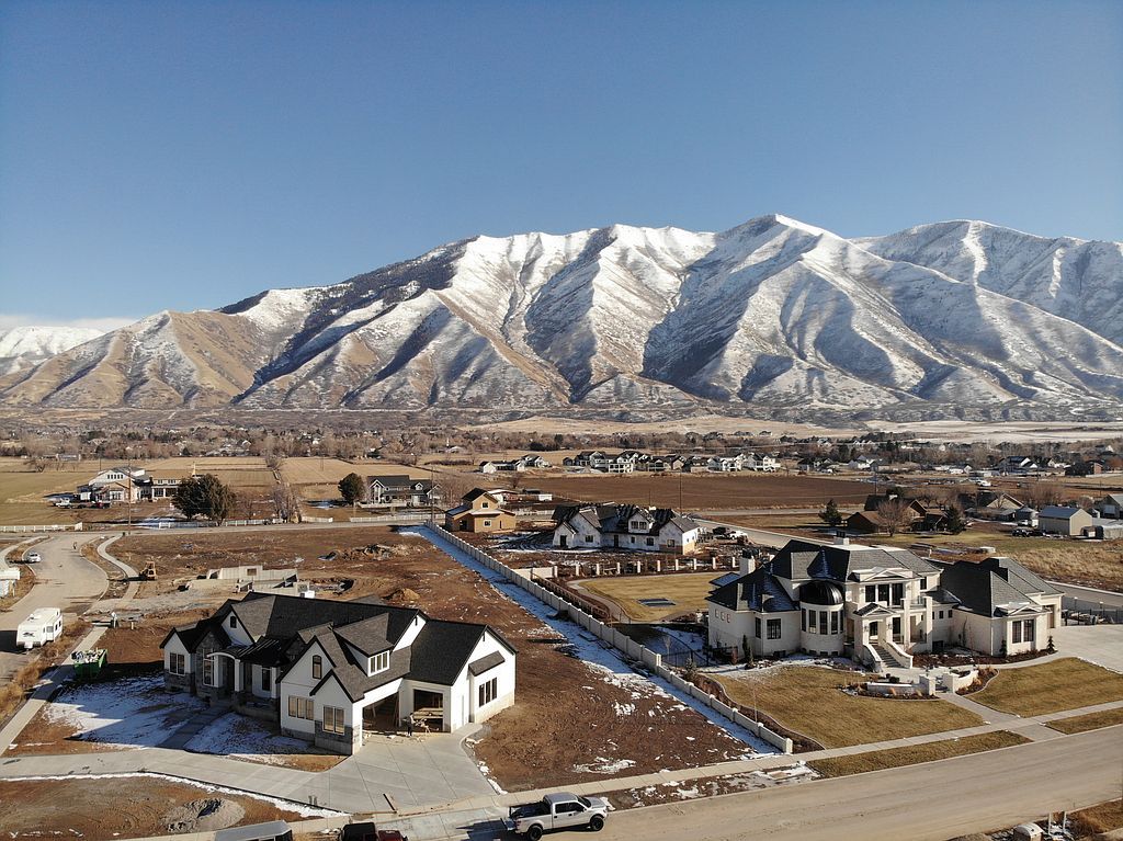 1090 S 800 W, Mapleton, UT 84664 - See Est. Value, Schools & More