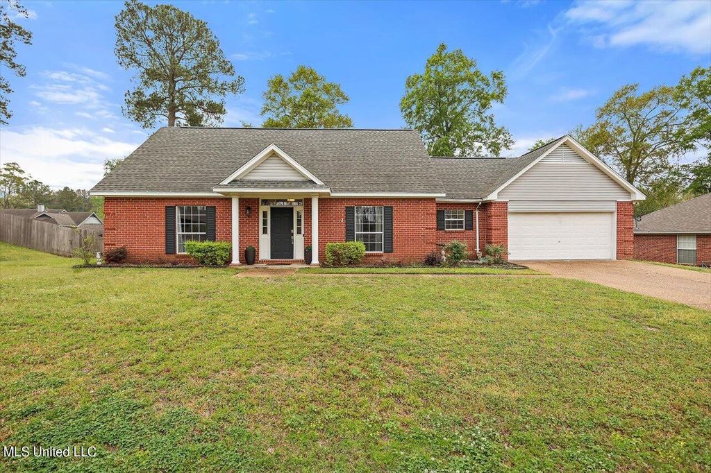 104 Rustic Dr, Brandon, MS 39047 - See Est. Value, Schools & More