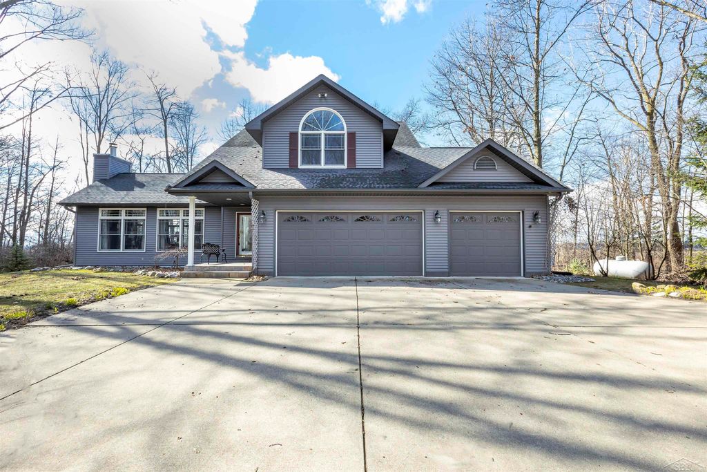 5287 S Nine Mile Rd, Auburn, MI 48611 | MLS# 50137859 | Trulia