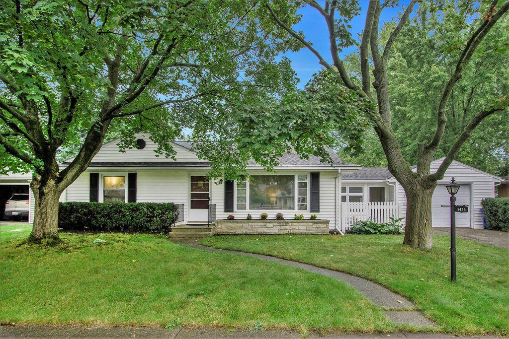 3428 Grace Rd, Kalamazoo, MI 49006 - See Est. Value, Schools & More