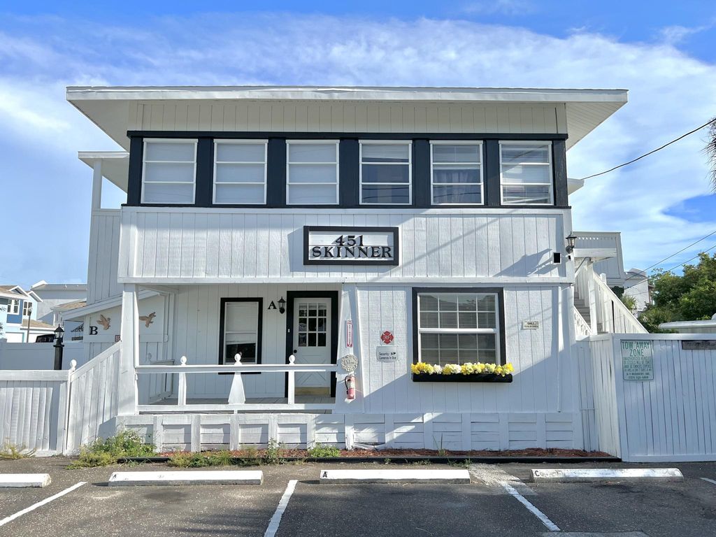 451 Skinner Blvd, Dunedin, FL 34698 - See Est. Value, Schools & More