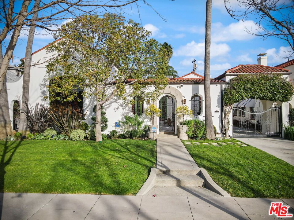 818 S Burnside Ave, Los Angeles, CA 90036 - See Est. Value, Schools & More
