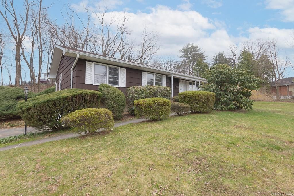 15 Spruce Drive, Nanuet, NY 10954 - See Est. Value, Schools & More