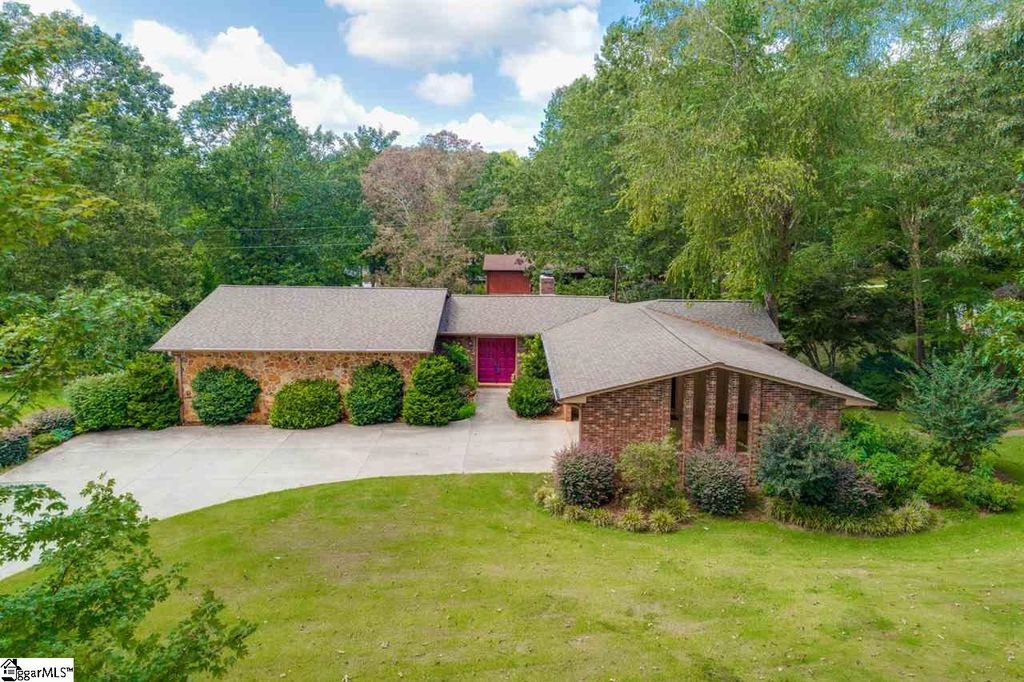 14020 S Radio Station Rd, Seneca, SC 29678 - See Est. Value, Schools & More