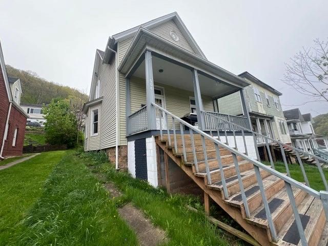 506 Ballengee St, Hinton, WV 25951 | MLS# 53069 | Trulia