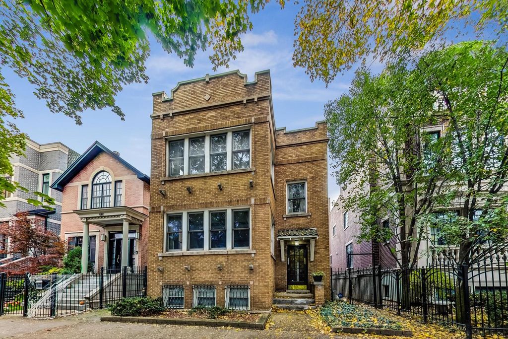 1210 W Wellington Ave, Chicago, IL 60657 - See Est. Value, Schools & More