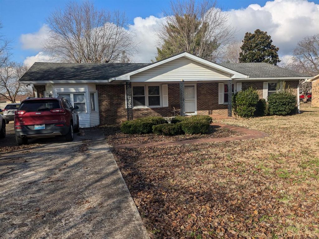 249 Country Club Est, Franklin, KY 42134 - See Est. Value, Schools & More