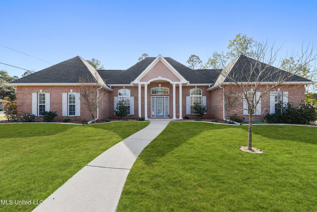 651 Koula Dr, Diamondhead, MS 39525 - See Est. Value, Schools & More