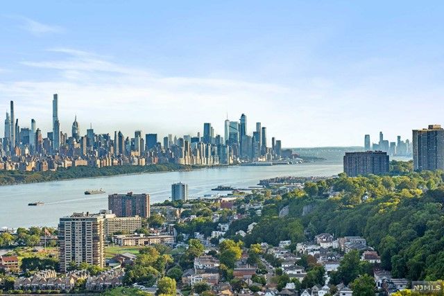 200 Old Palisade Rd #20E, Fort Lee, NJ 07024 | MLS# 23025210 | Trulia