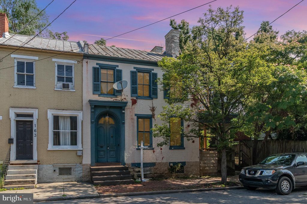 165 E Louther St, Carlisle, PA 17013 - See Est. Value, Schools & More