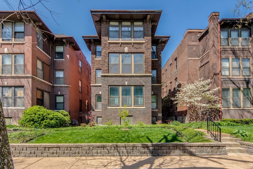 5557 Pershing Ave #3, Saint Louis, MO 63112 | Trulia