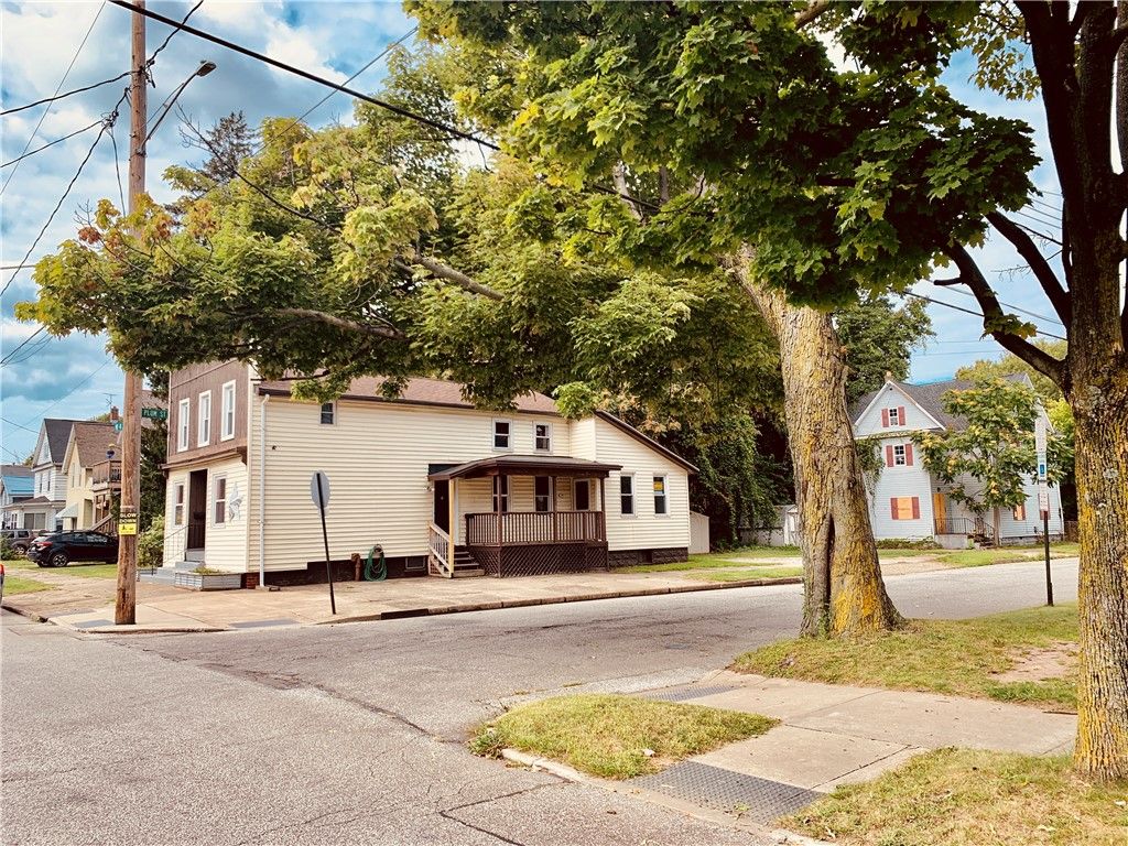 902 W 4th St, Erie, PA 16507 - See Est. Value, Schools & More