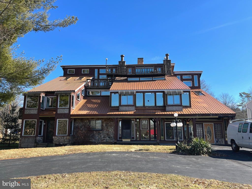 906 S 6th St, Clearfield, PA 16830 - See Est. Value, Schools & More