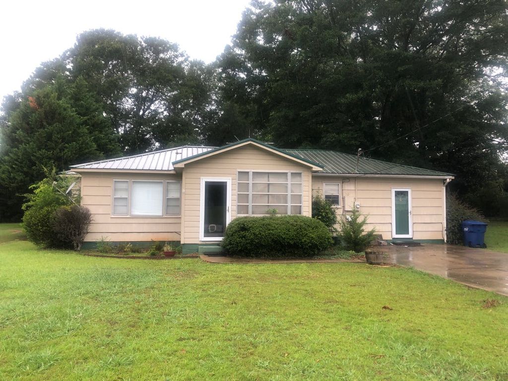 818 Eastwood Ave, Talladega, AL 35160 - See Est. Value, Schools & More