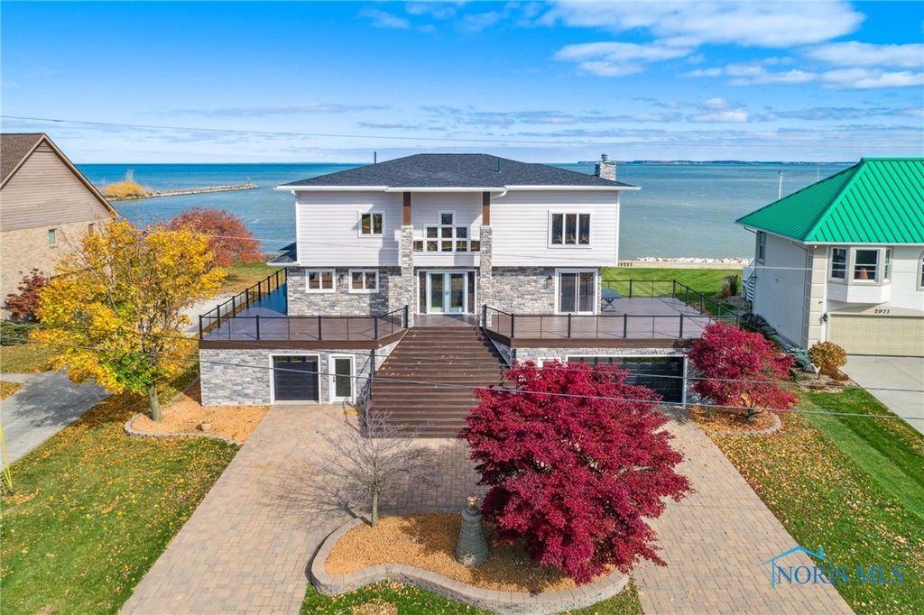 2985 N Island Cir, Port Clinton, OH 43452 - See Est. Value, Schools & More