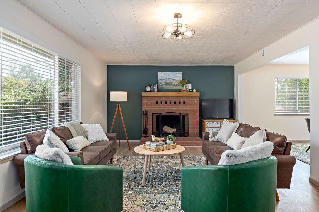 2087 S River Rd, Grants Pass, OR 97527 - See Est. Value, Schools & More