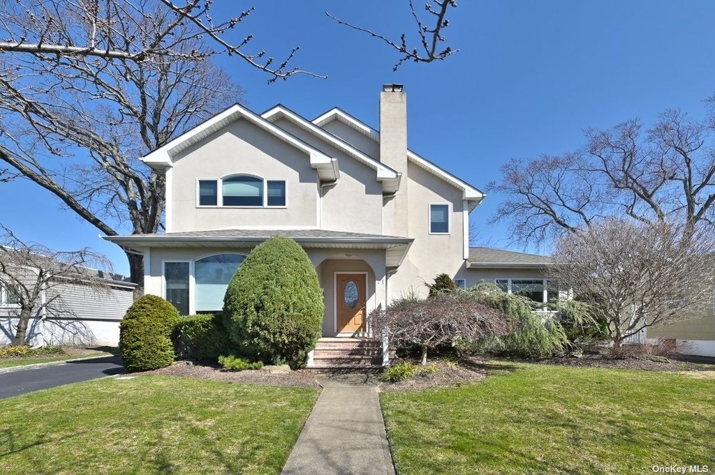 71 Lincoln Blvd, Merrick, NY 11566 - See Est. Value, Schools & More