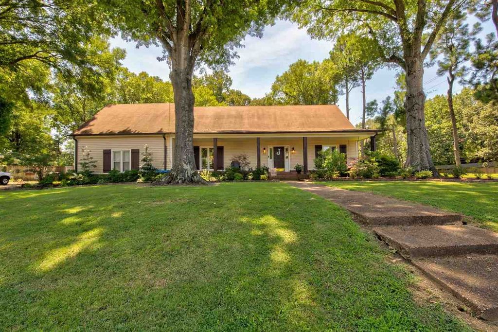 697 Winford Dr #1, Collierville, TN 38017 - See Est. Value, Schools & More