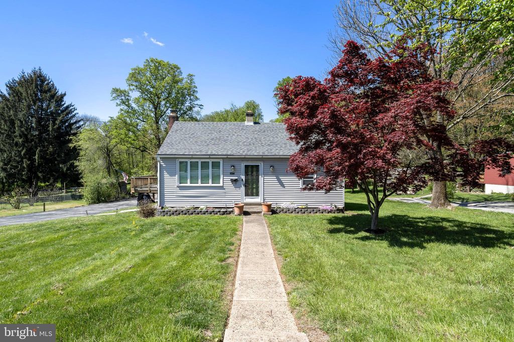 304 S Bishop Ave, Secane, PA 19018 - See Est. Value, Schools & More