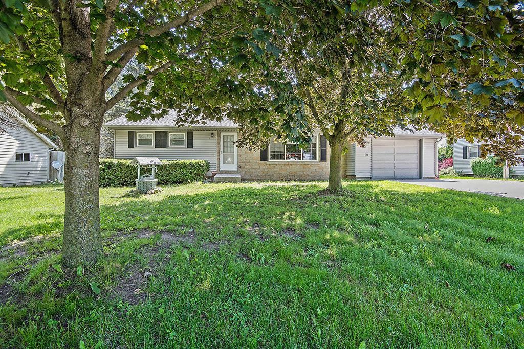 5515 Old Q Rd, Manitowoc, WI 54220 - See Est. Value, Schools & More