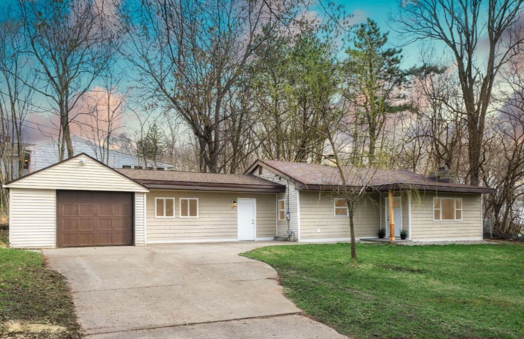 963 Harding St NW, Grand Rapids, MI 49544 | Trulia