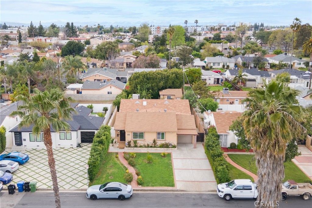 7035 Calhoun Ave, Van Nuys, CA 91405 | MLS# BB24070613 | Trulia