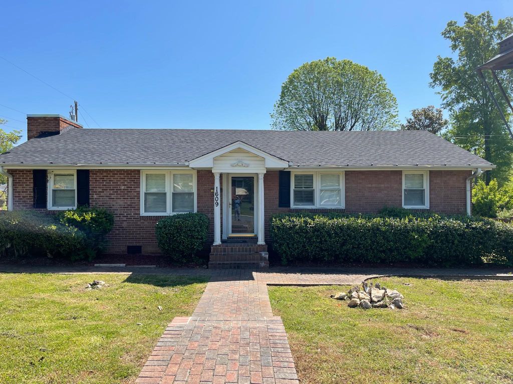 1609 Lansdown Ave, Greensboro, NC 27401 - See Est. Value, Schools & More