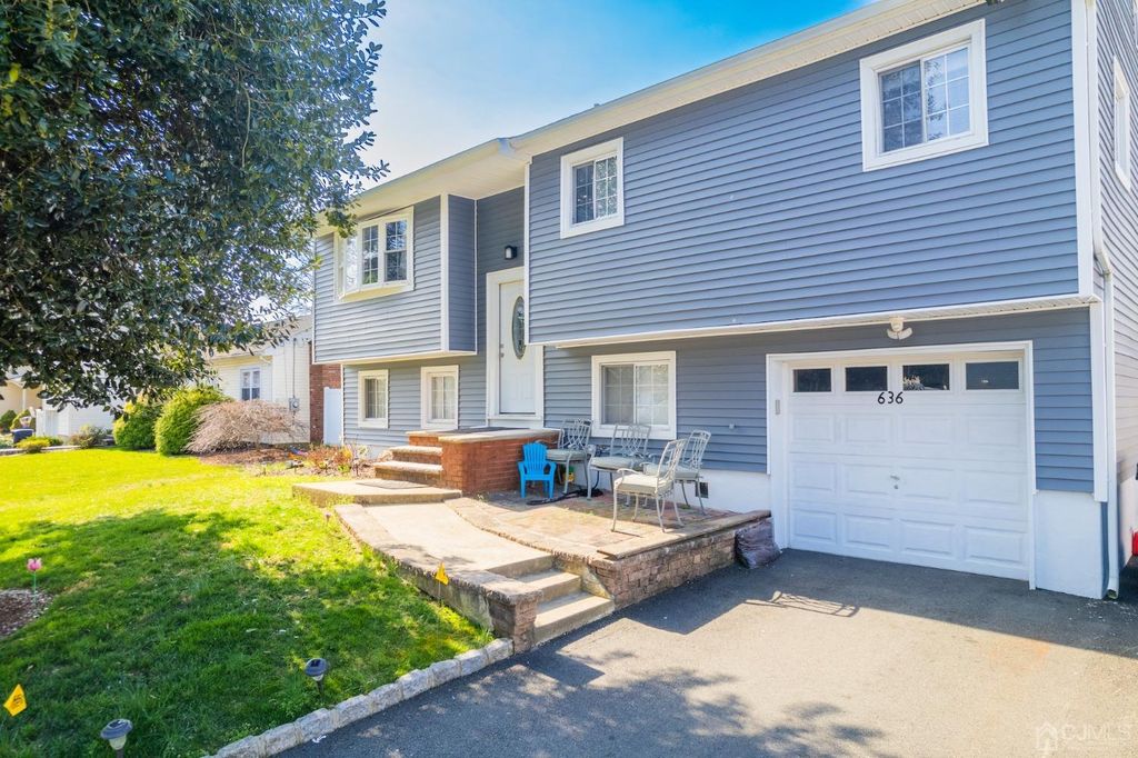 636 Holly Ln, North Brunswick, NJ 08902 - See Est. Value, Schools & More