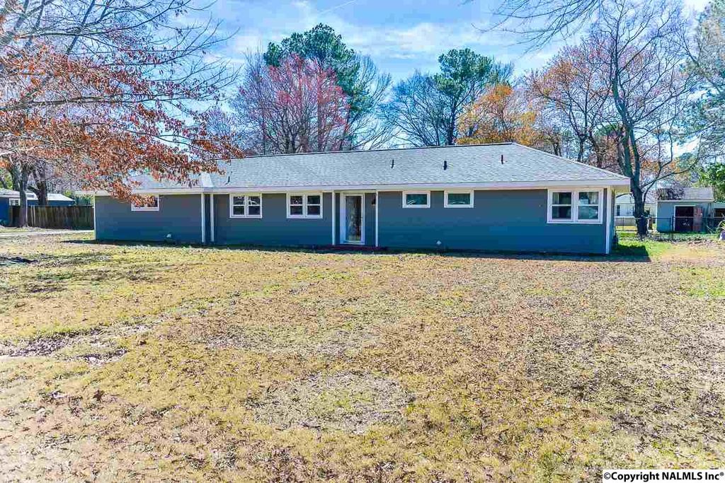 2015 Woodland St SE, Decatur, AL 35601 - See Est. Value, Schools & More