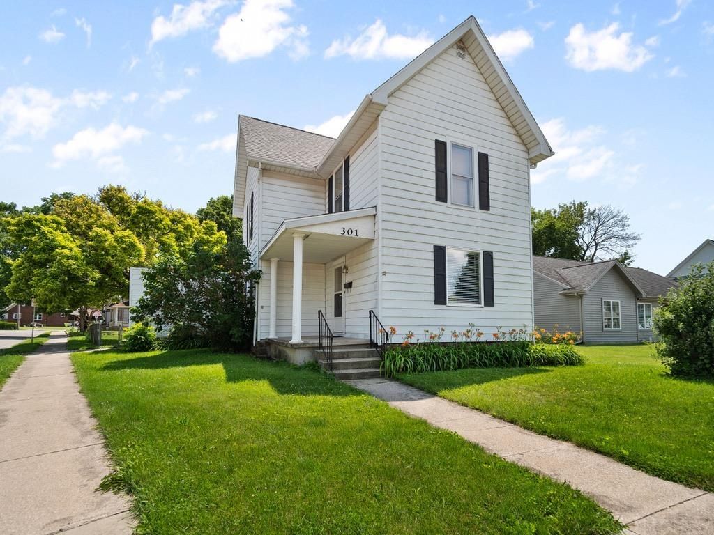 301 W High St, Huntington, IN 46750 - See Est. Value, Schools & More