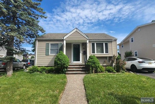 21 E Washington Ave, Elmwood Park, NJ 07407 - See Est. Value, Schools ...