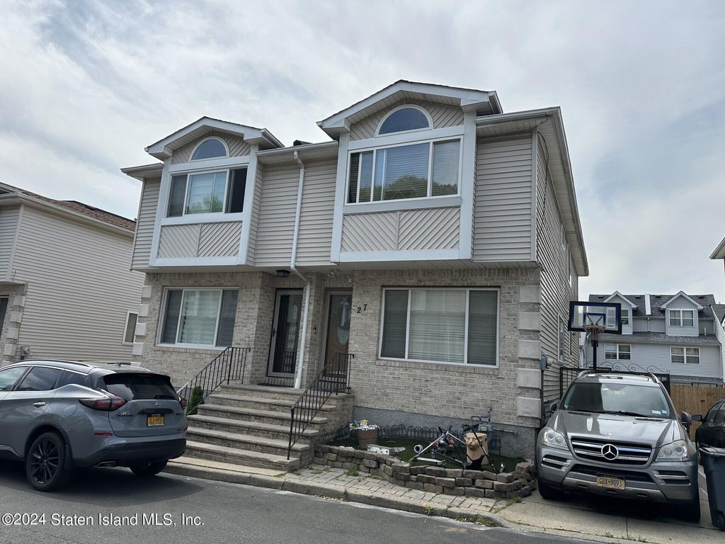 27 Lott Ln, Staten Island, NY 10314 - See Est. Value, Schools & More