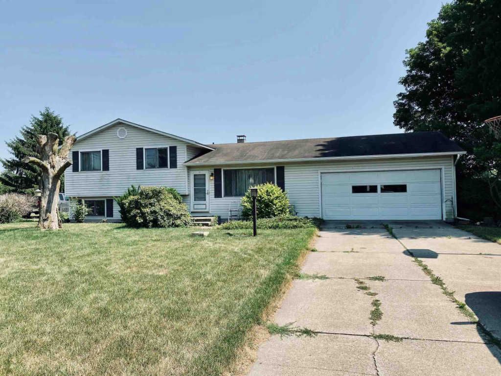 28666 Bender Dr, Elkhart, IN 46514 - See Est. Value, Schools & More
