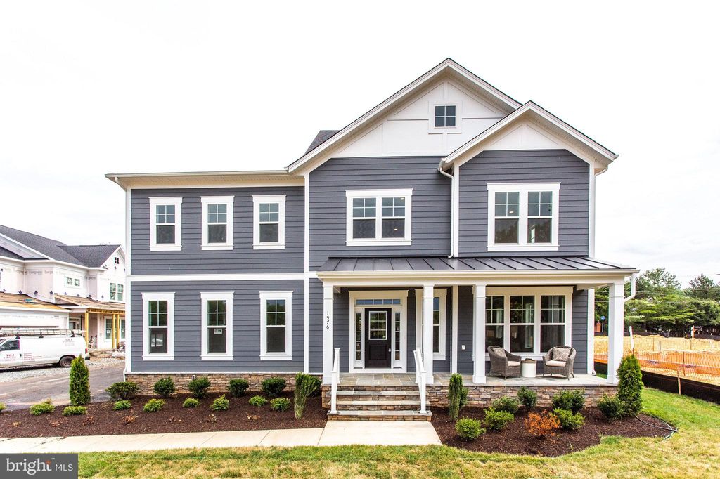 2232 N Quantico St, Arlington, VA 22205 - See Est. Value, Schools & More