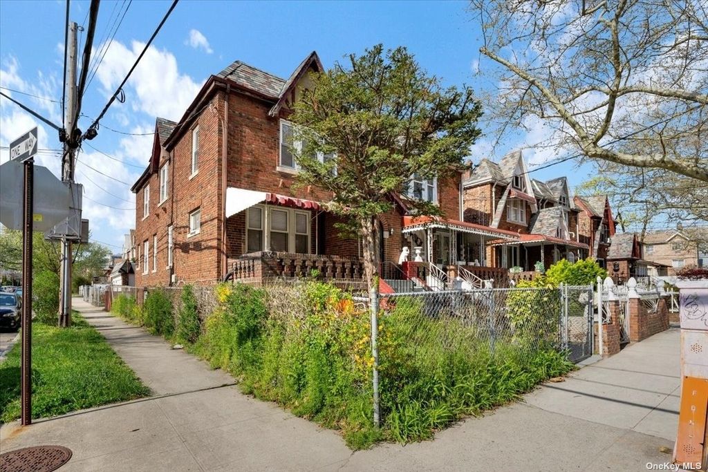 2031 Nereid Avenue, Bronx, NY 10466 - See Est. Value, Schools & More