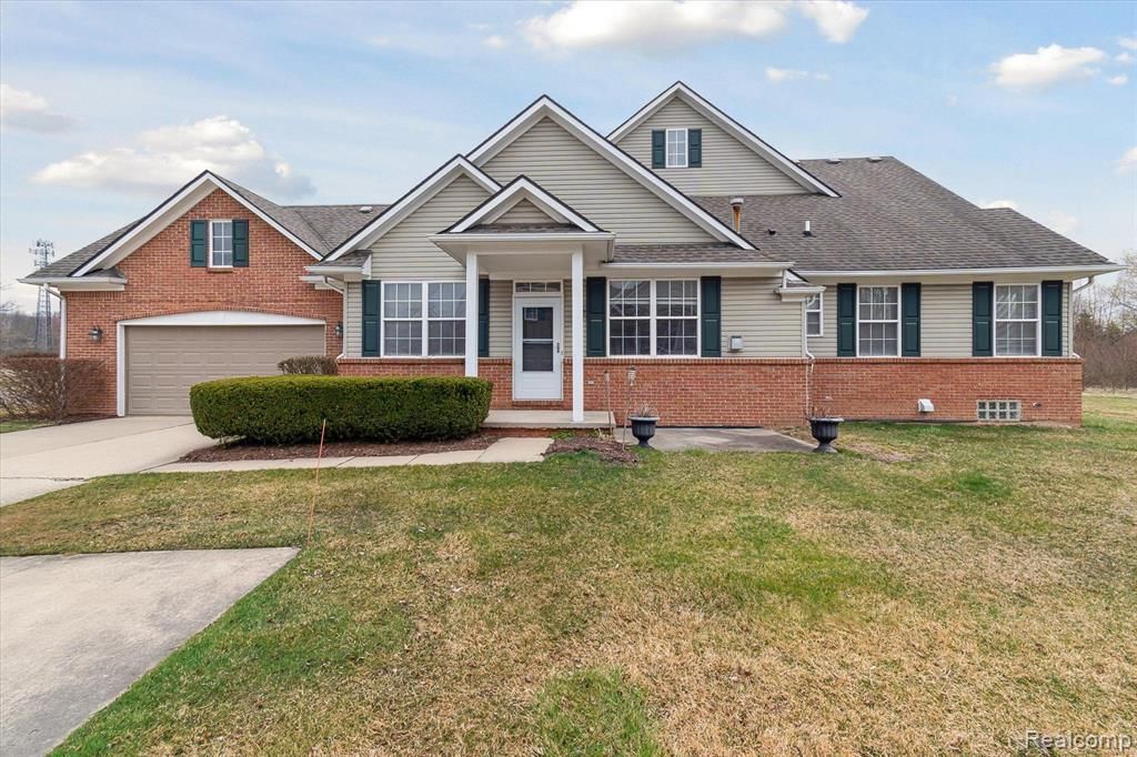 29581 Trail Creek Dr, New Boston, MI 48164 - See Est. Value, Schools & More