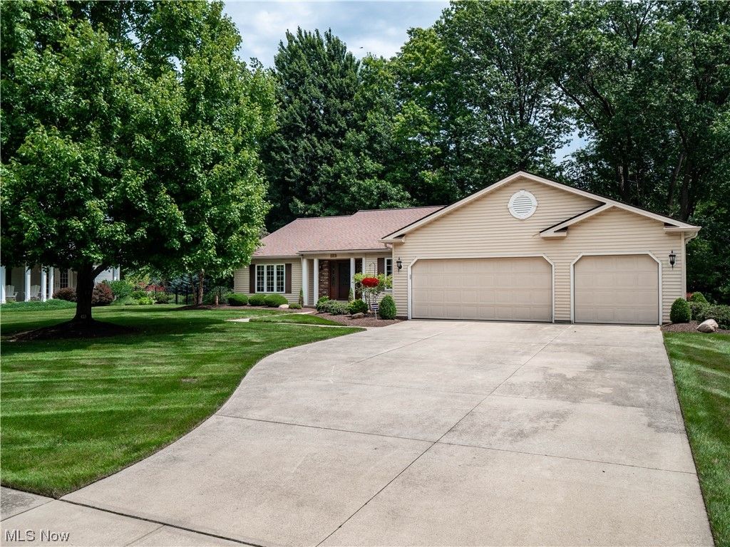 413 Avon Point Ave, Avon Lake, OH 44012 - See Est. Value, Schools & More