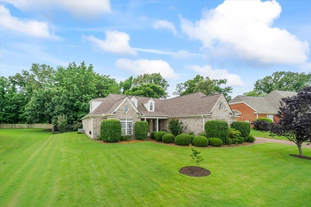 9217 S Forest Island Dr, Collierville, TN 38017 - See Est. Value ...