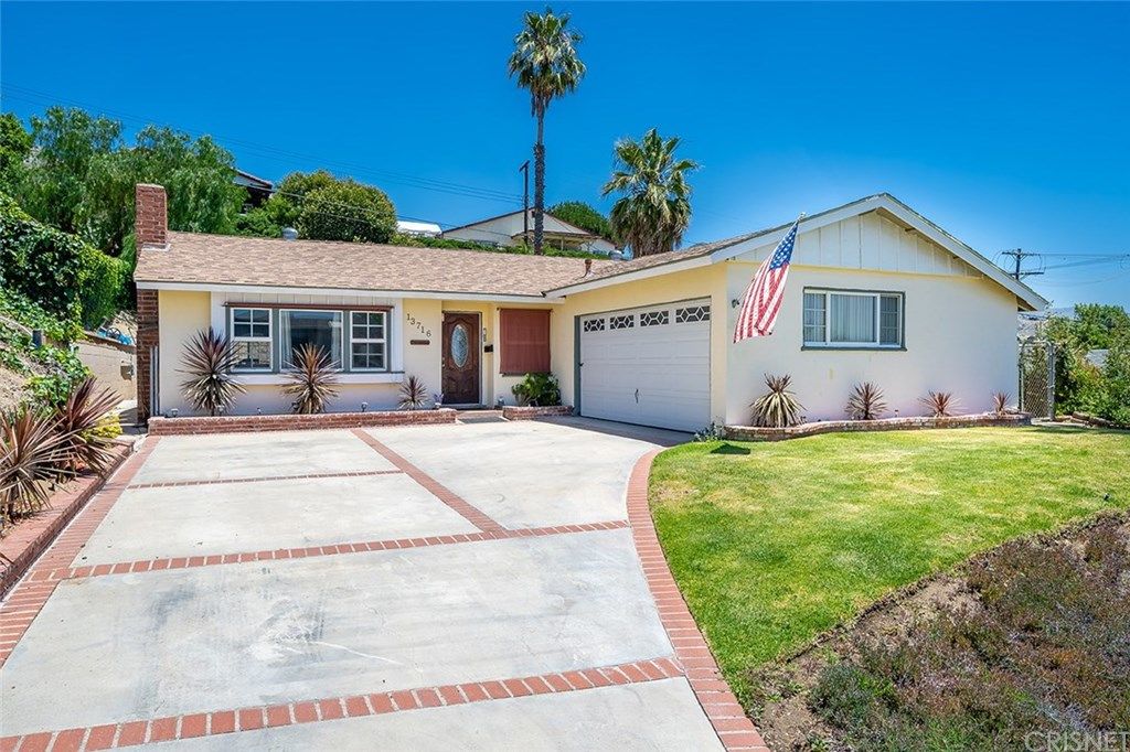 13716 Simshaw Ave, Sylmar, CA 91342 - See Est. Value, Schools & More