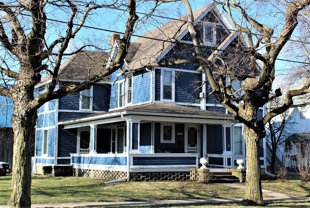 301 W Main St, Morrison, IL - 4 Bed, 2 Bath Single-Family Home - 39 ...