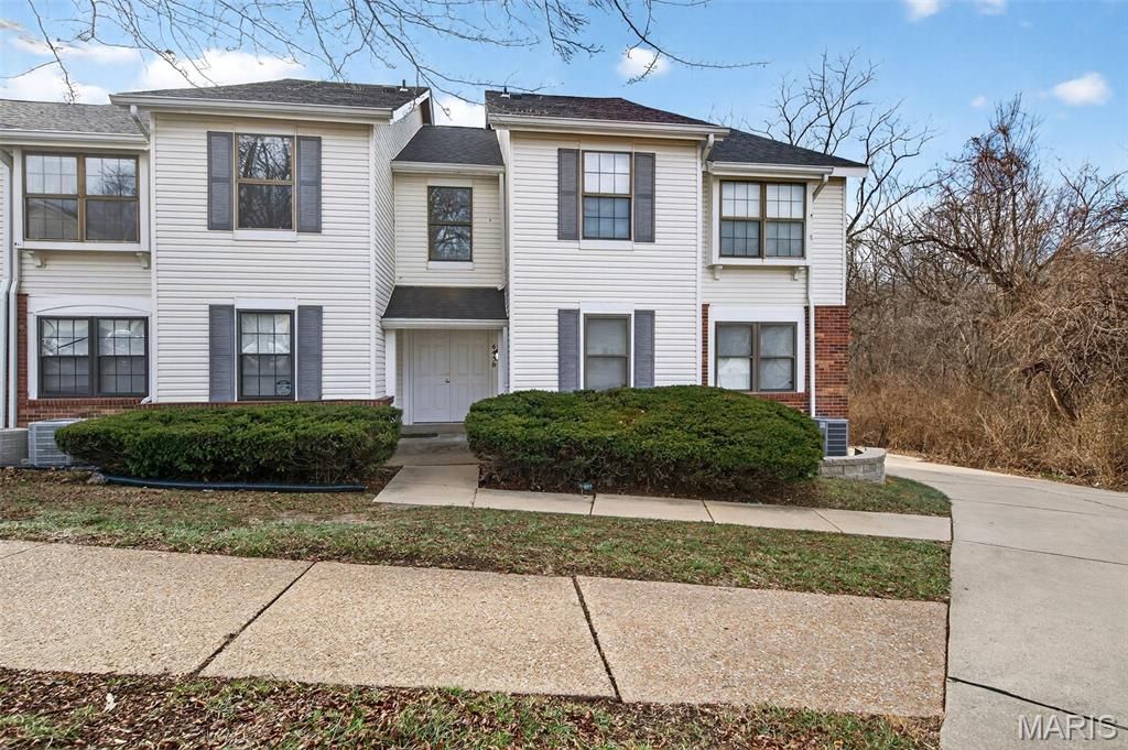 6458 White Cap Ln #B, Florissant, MO 63033 | MLS# 25082216 | Trulia