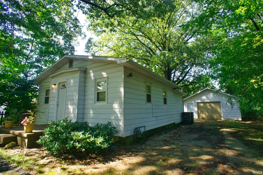 2405 Jeanette Ave, Evansville, IN 47714 - See Est. Value, Schools & More