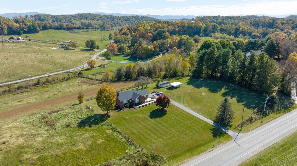 1836 Boones Creek Rd, Jonesborough, TN 37659 - See Est. Value, Schools ...