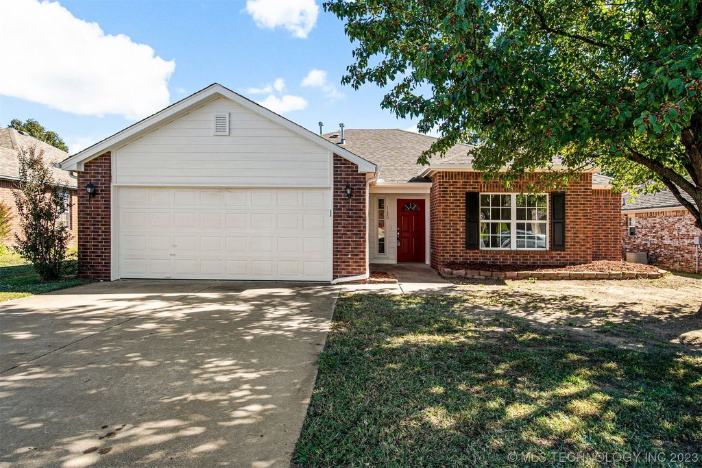 1120 S Catalina Dr, Oologah, OK 74053 - See Est. Value, Schools & More
