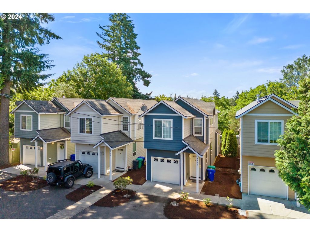 8422 SE Clinton St, Portland, OR 97266 - See Est. Value, Schools & More