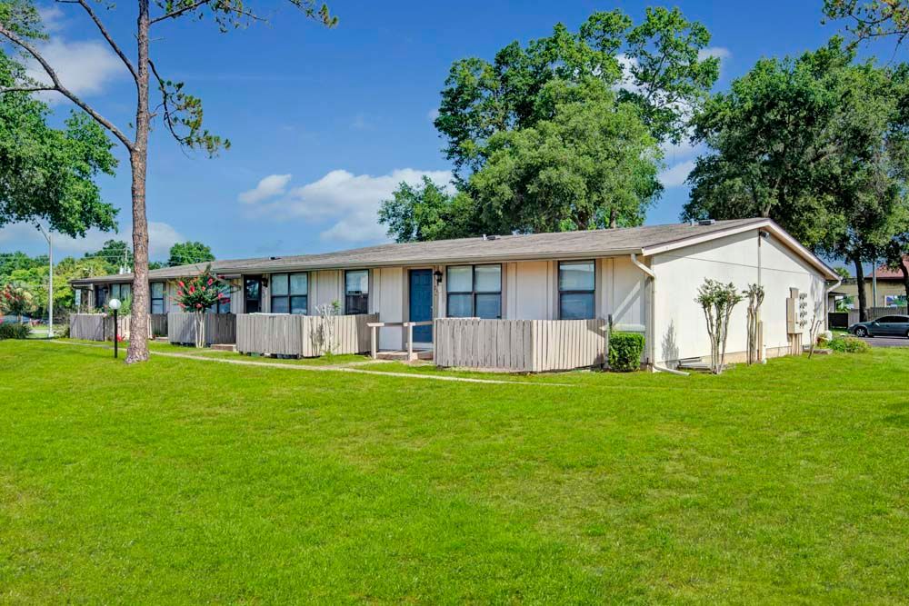 101 E New Hampshire Ave #7A, Deland, FL 32724 - See Est. Value, Schools & More