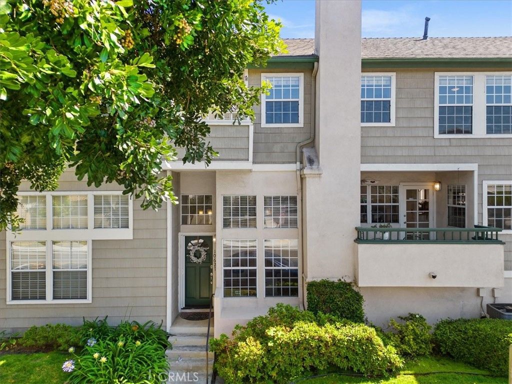 10627 Walnut St, Los Alamitos, CA 90720 - See Est. Value, Schools & More