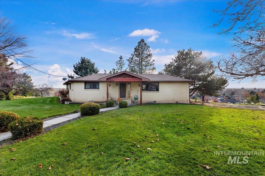 2444 E Hill Rd, Eagle, ID 83616 - See Est. Value, Schools & More