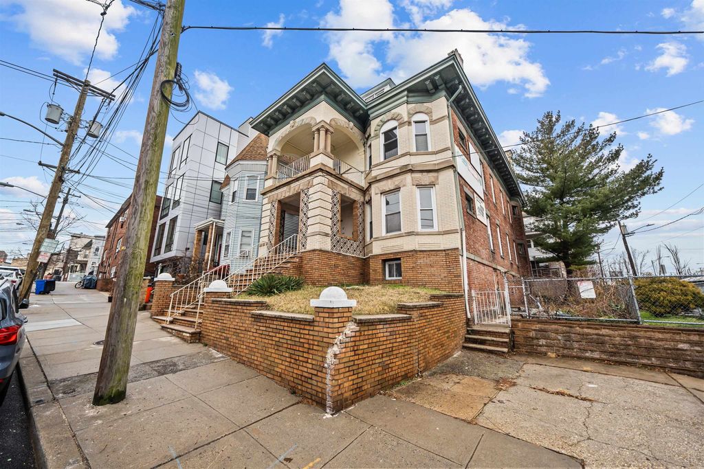 3311 Pleasant Ave #3, Union City, NJ 07087 | MLS# 240002739 | Trulia