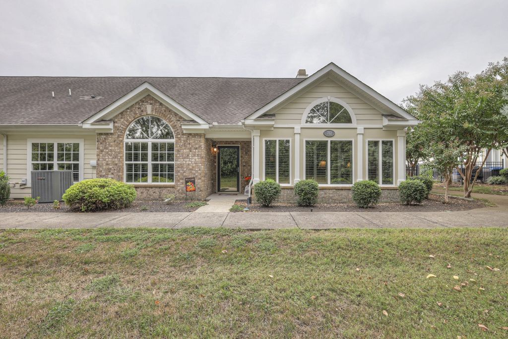 825 S Browns Ln #702, Gallatin, TN 37066 - See Est. Value, Schools & More